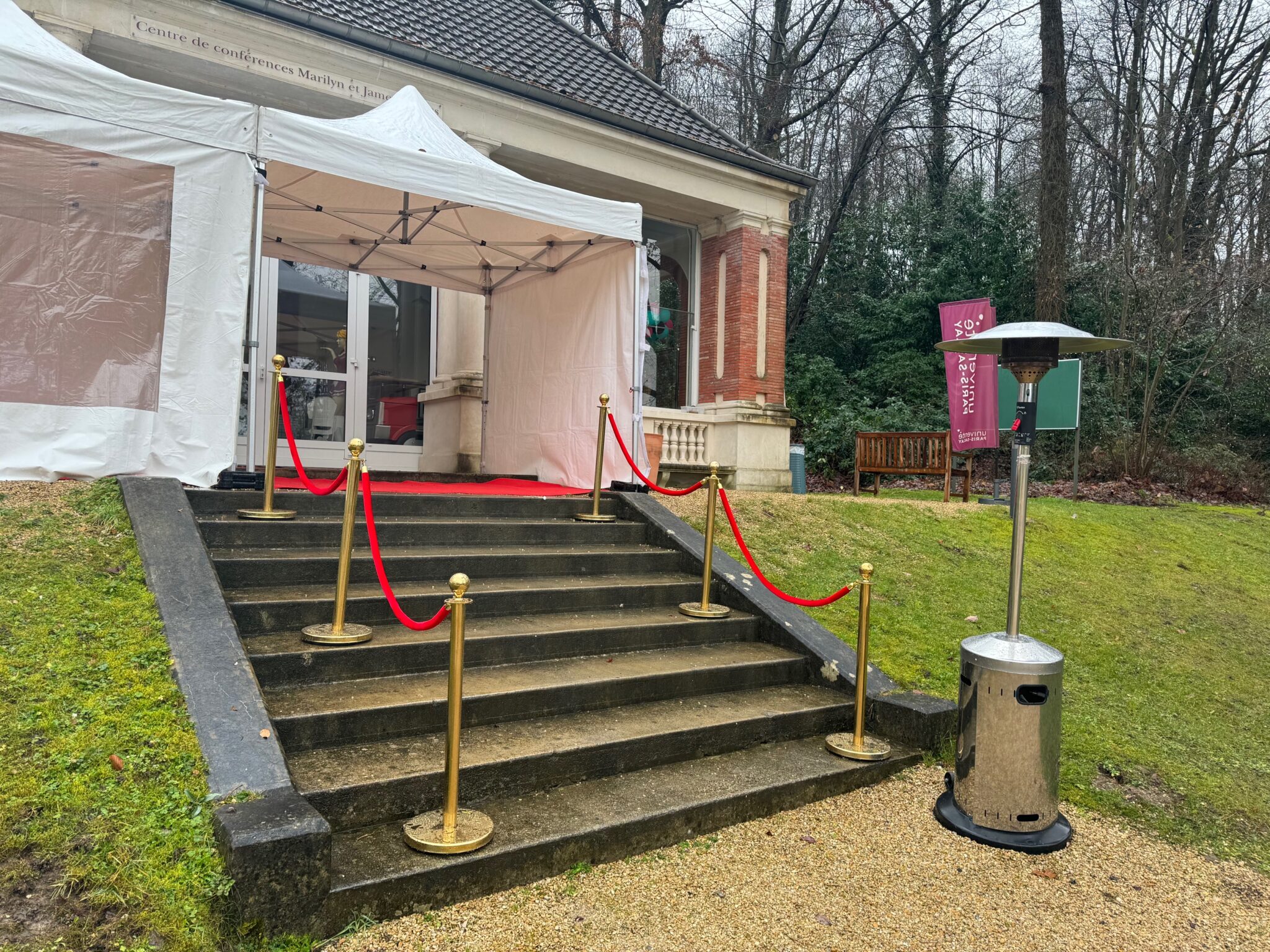 Location potelets de guidage à Paris | Paris Réceptions