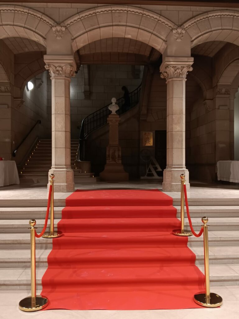 Spécialiste location tapis rouge à Paris | Livraison | Paris Réception